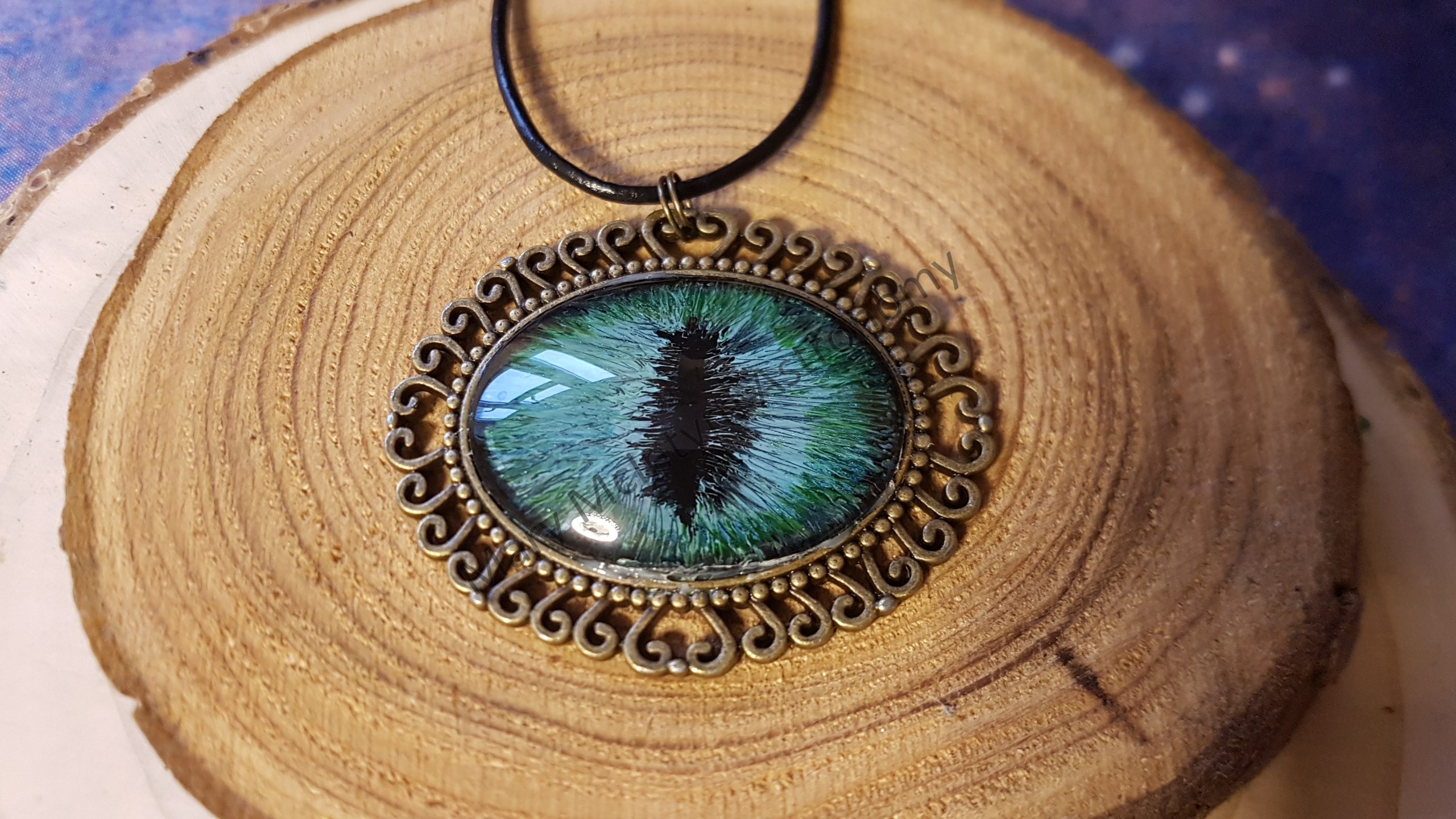 Hand Painted Dragon Eye Pendant Large- Green – Mary McIntyre Astronomy